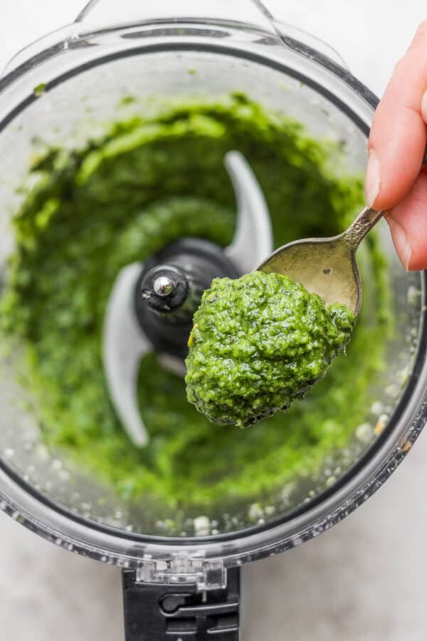 Pesto Recipe (how to make pesto) - The Wooden Skillet